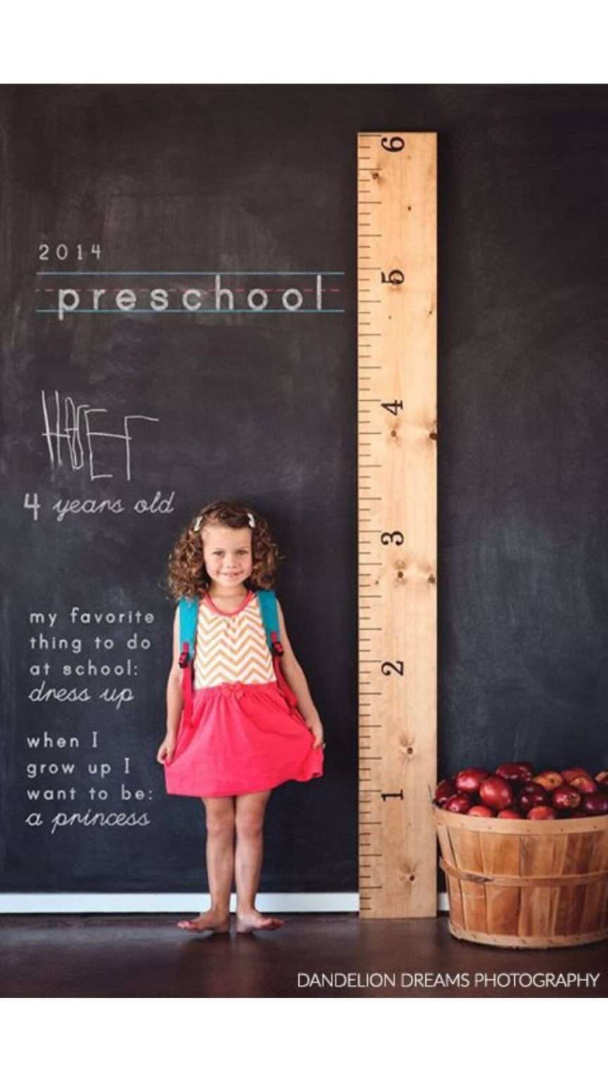 10 Clever First & Last Day Of School Picture Ideas - Homeschool Newbie