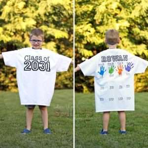 10 Clever First & Last Day Of School Picture Ideas - Homeschool Newbie